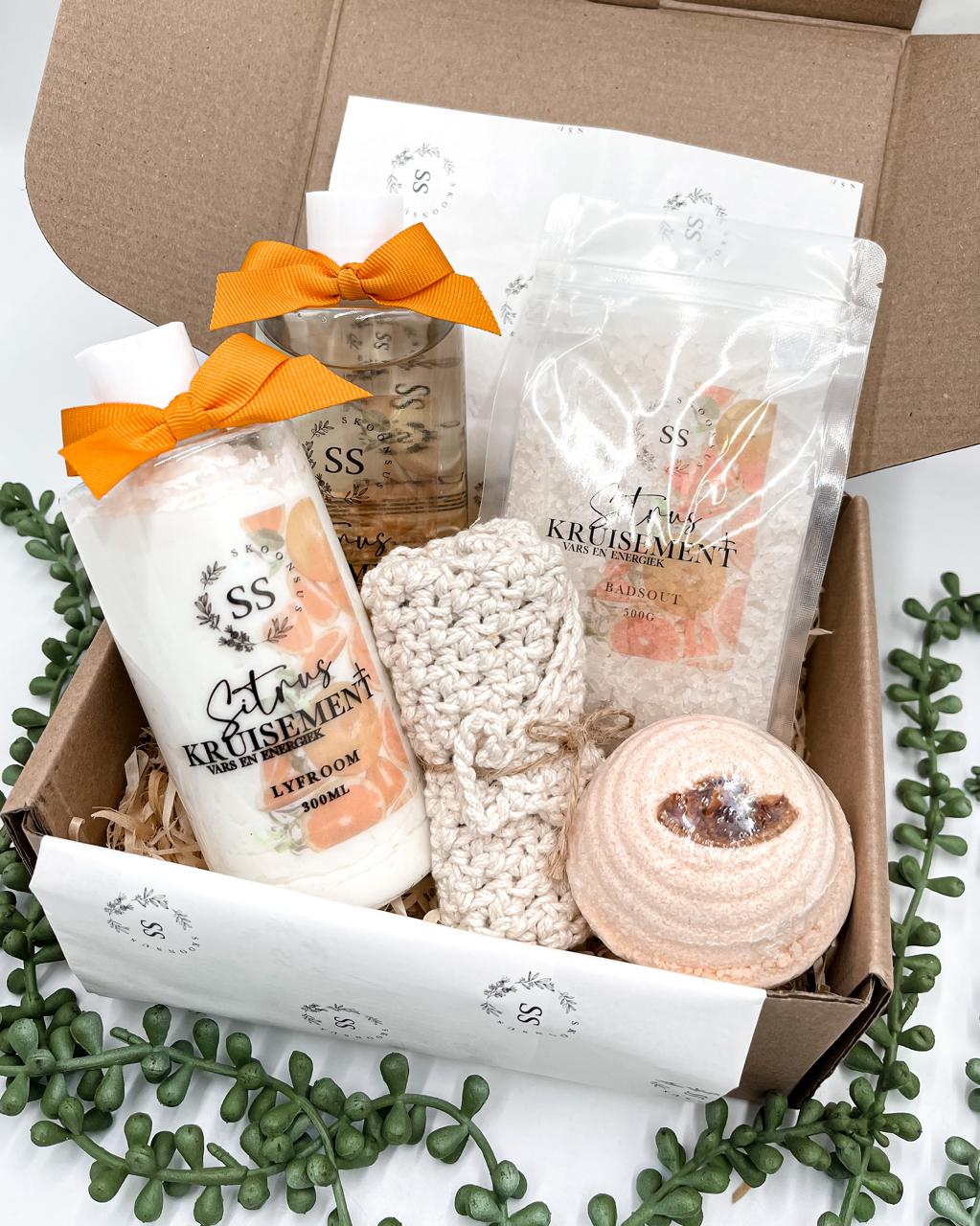 Vrouemaand – Skoonsus SS